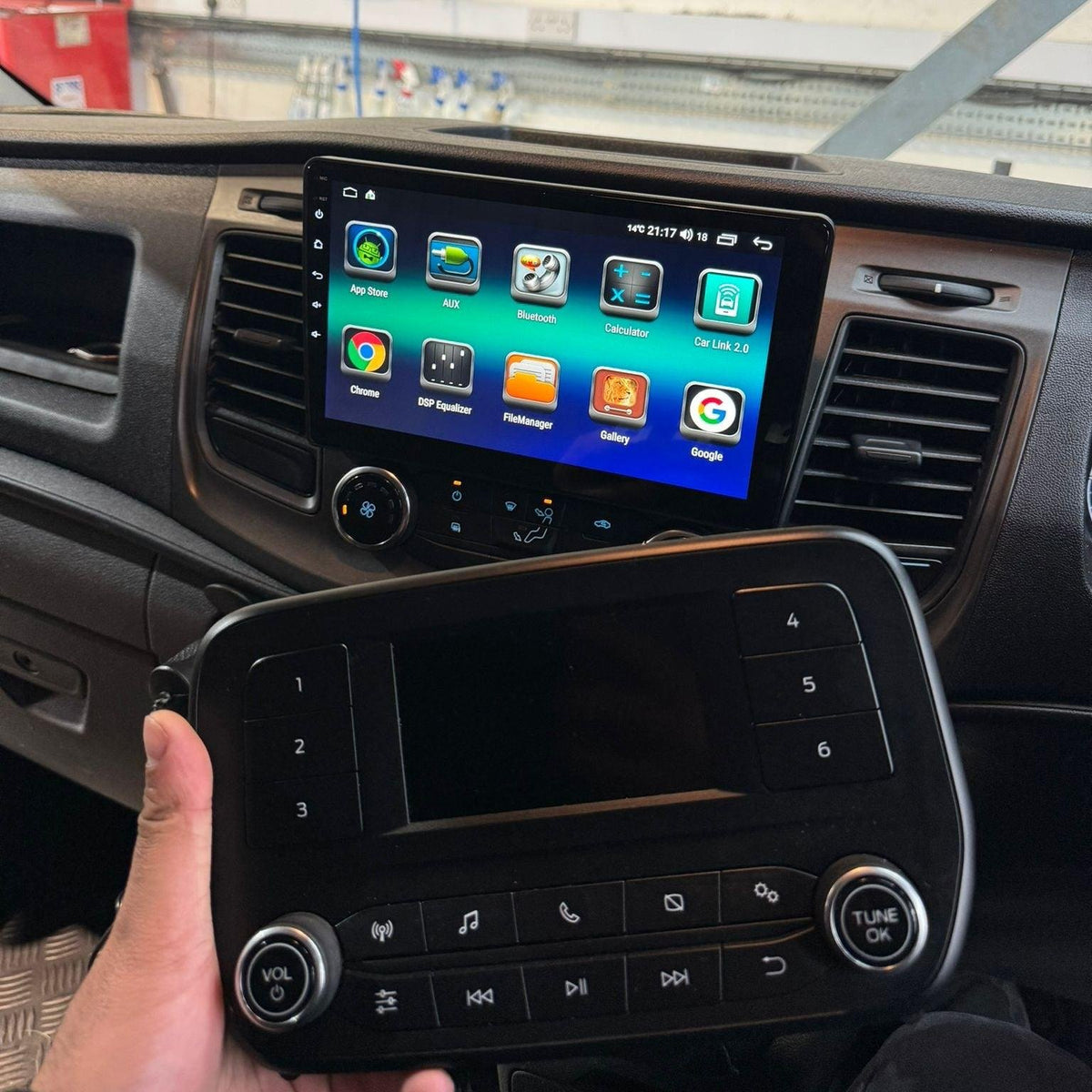 Ford Transit Custom (2017-)10" Android Screen Upgrade and Wireless App